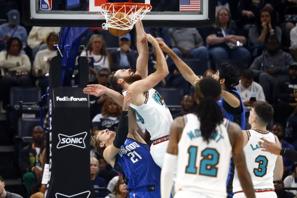 Grizzlies' Reverse Dunk Master Jay Huff Will Celebrate 4-Year NBA ...