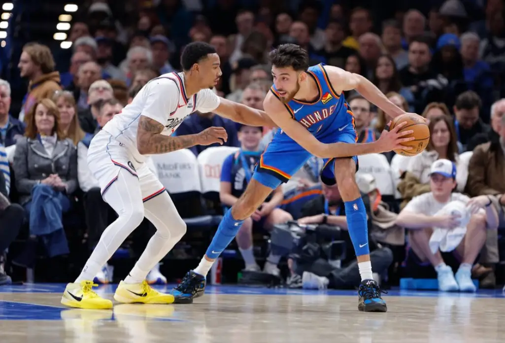 NBA Fans Ride Parody Account Claiming Chet Holmgren Took Back-Of-The ...