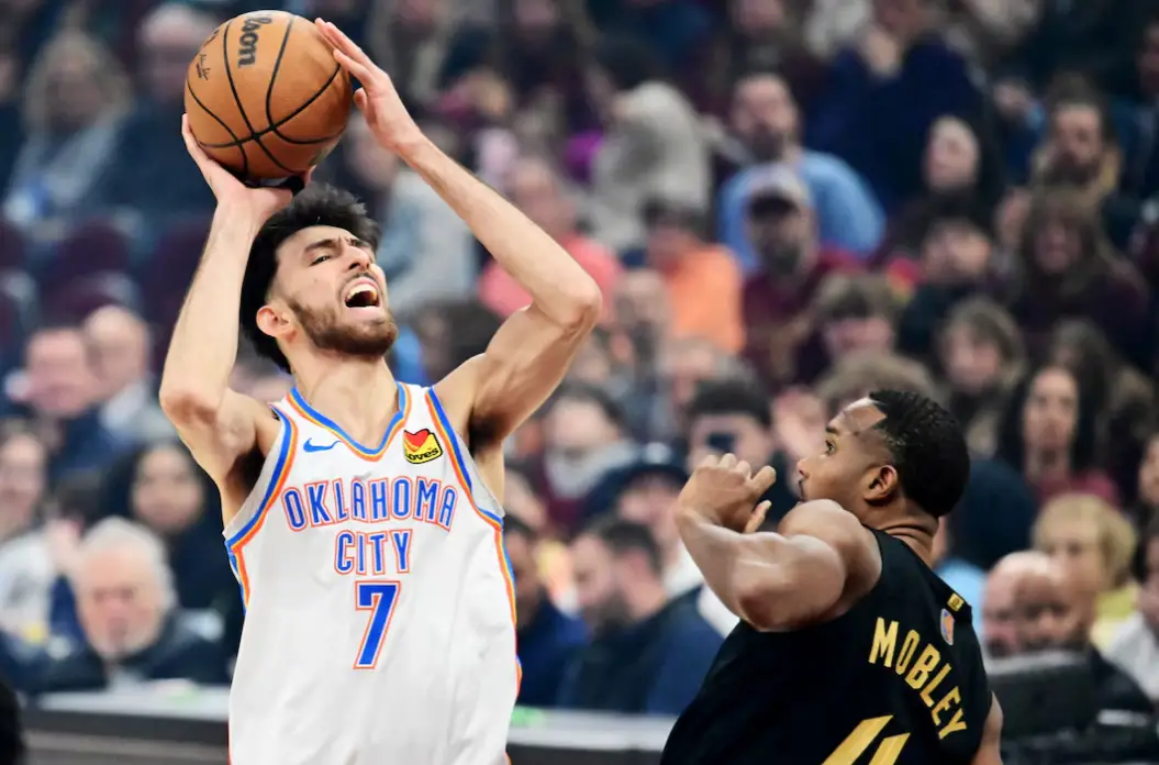 NBA Fans Ride Parody Account Claiming Chet Holmgren Took Back-Of-The ...